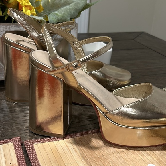 Modatope | Shoes | Gold 7s Platform Heel | Poshmark